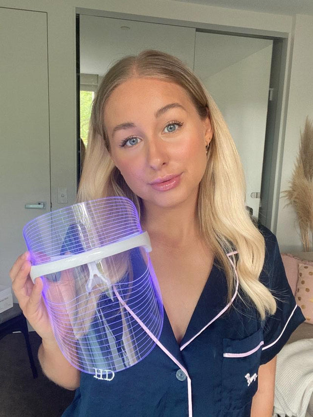 Social Skin 3-in-1 LED Light Therapy Face Mask – Selfcare Social